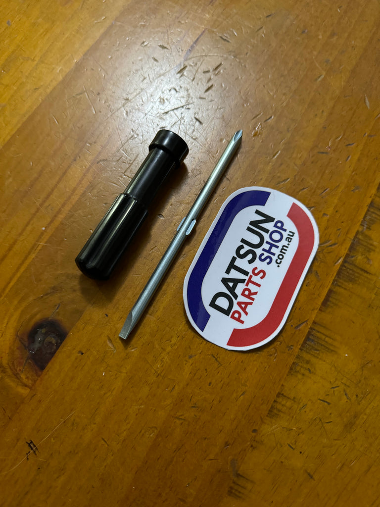 Nissan Screwdriver Suit Datsun Tool Kits New – Datsun Parts Shop