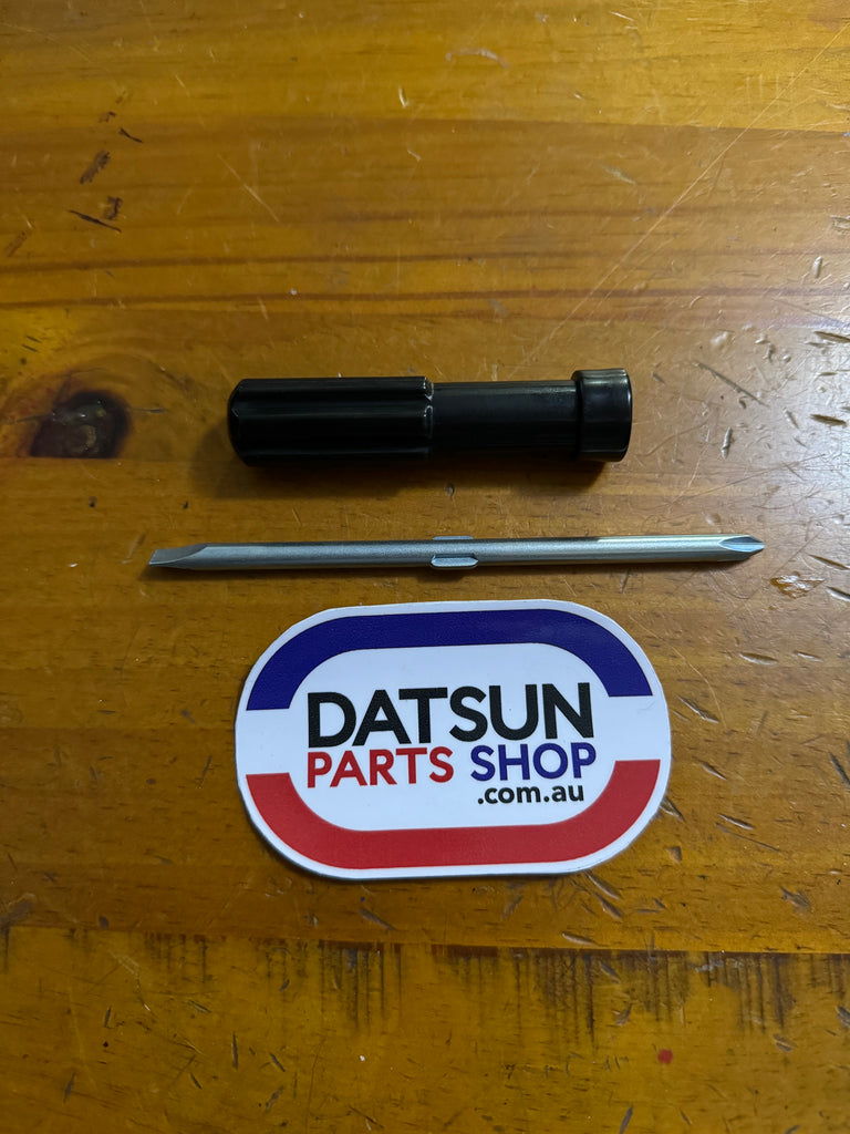 Nissan Screwdriver Suit Datsun Tool Kits New – Datsun Parts Shop