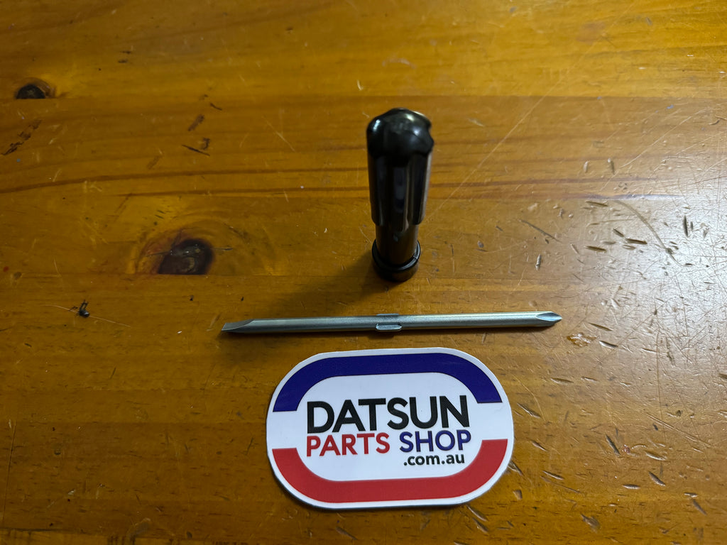 Nissan Screwdriver Suit Datsun Tool Kits New – Datsun Parts Shop