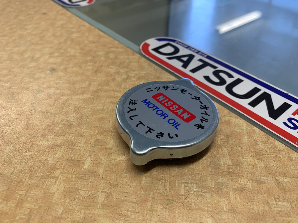 Datsun Nissan A Series New Genuine Twist Type Oil Cap – Datsun Parts Shop